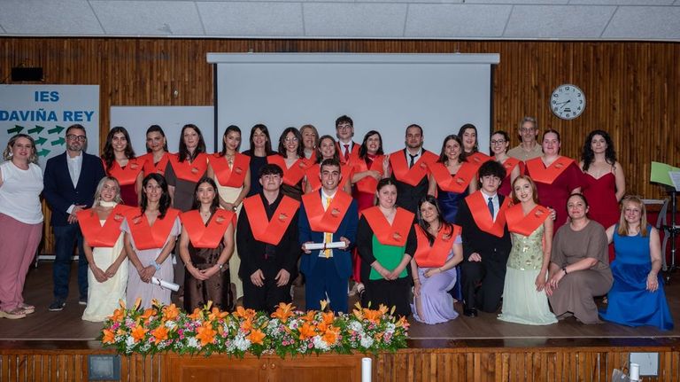 AS fotos da graduación do curso 2025-2026 no IES Daviña Rey