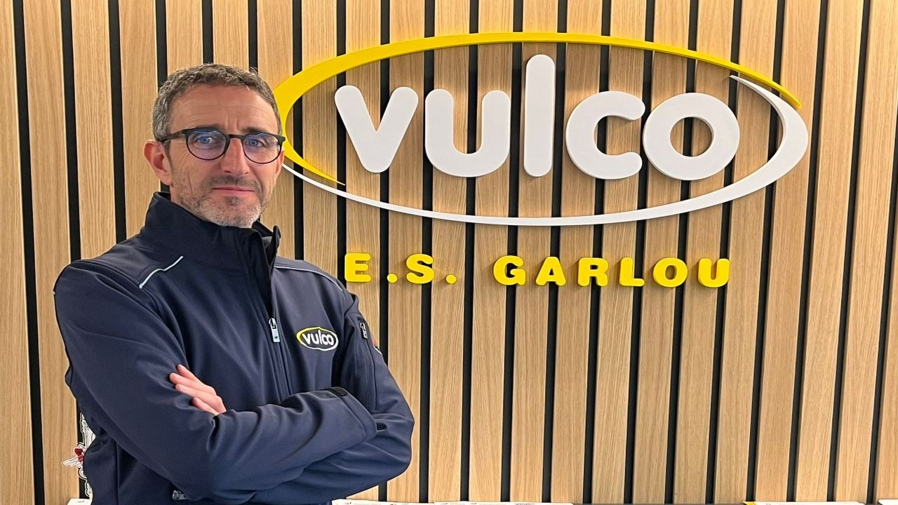 Seis meses buscando personal para su taller de coches: «Non chegan nin ...