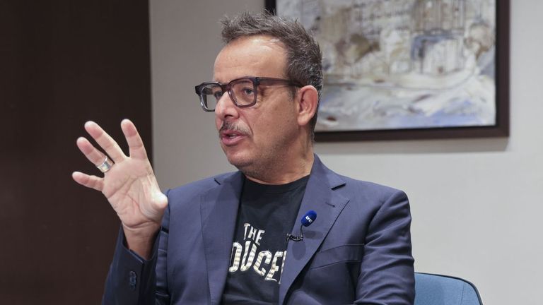 Ángel Llácer reaparece tras su grave infección por una bacteria: «Se ...