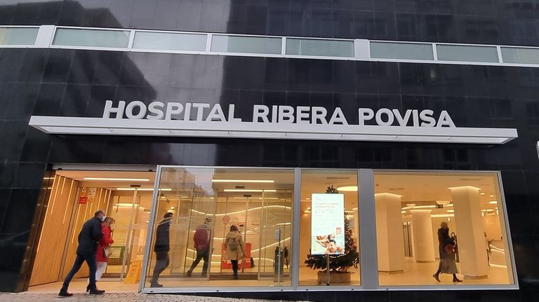 Detenido un hombre ante el hospital Povisa por amenazas con un cuchillo
