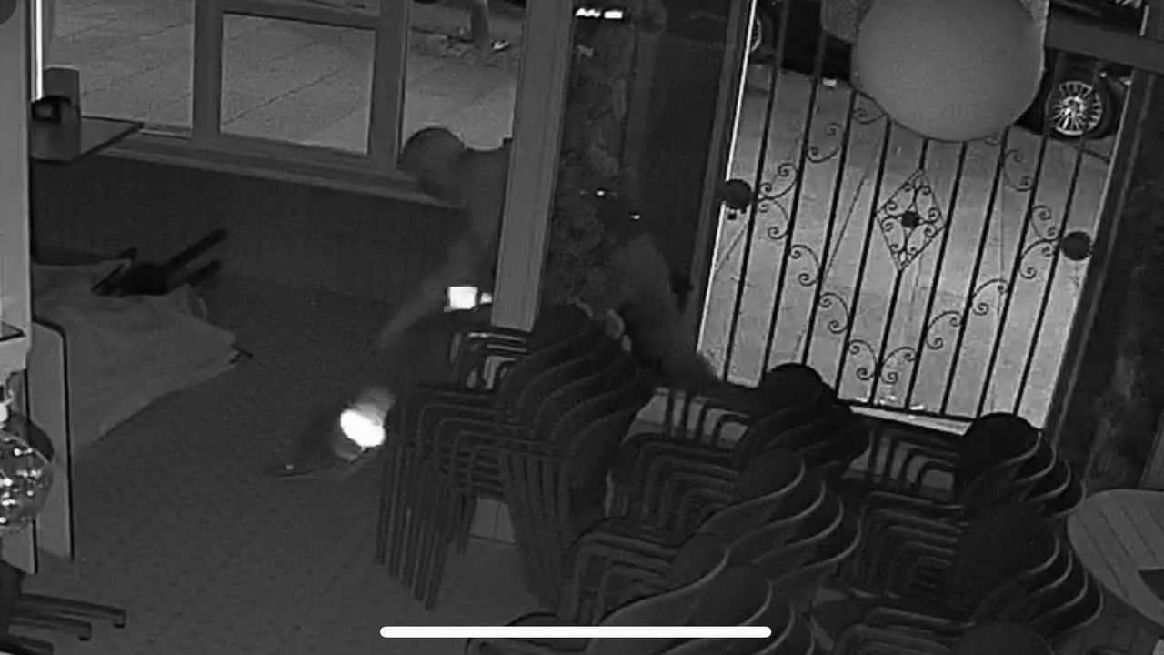 Roba dos veces en la misma madrugada en la cafetería Bonsai de Santiago ...