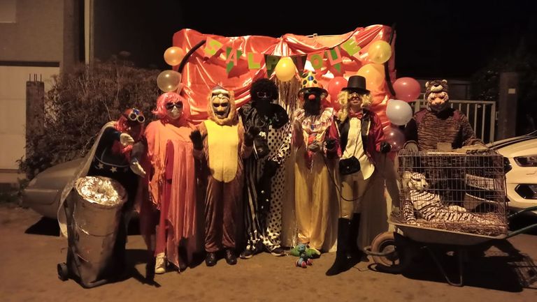 Amio, el barrio de Santiago que todo «festeiro» desearía