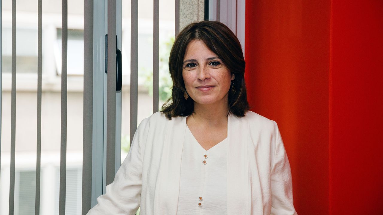 Adriana Lastra da a luz a su segundo hijo, una niña llamada Olivia