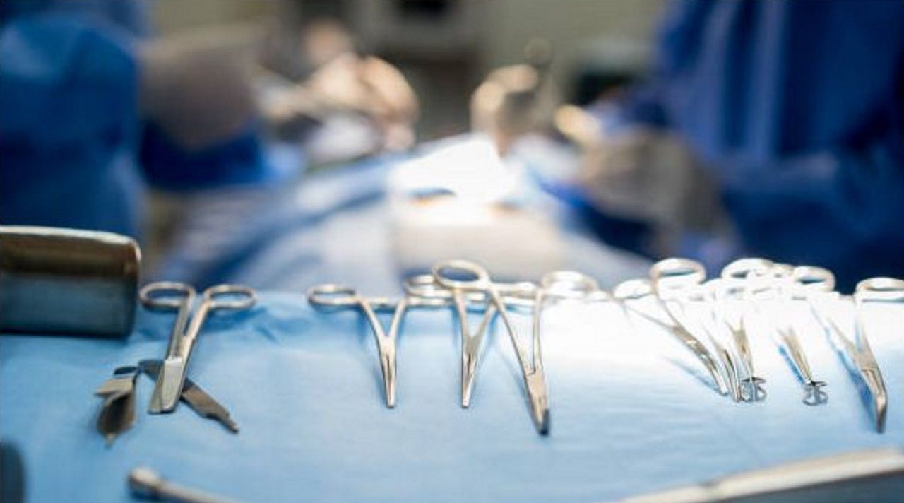 Reclama 440.000 euros al Sespa tras ocho operaciones de tibia: la ...