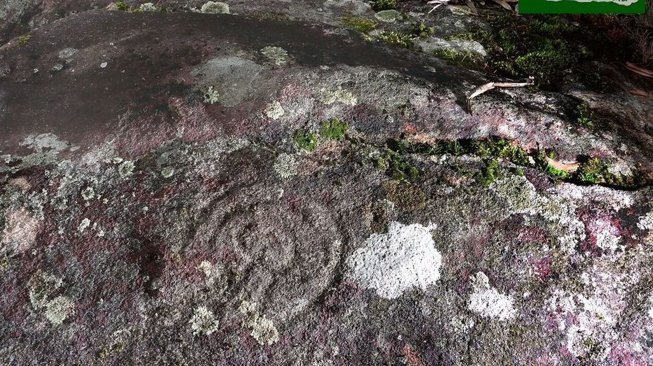 Padrón añade a su patrimonio histórico cinco petroglifos en el monte ...
