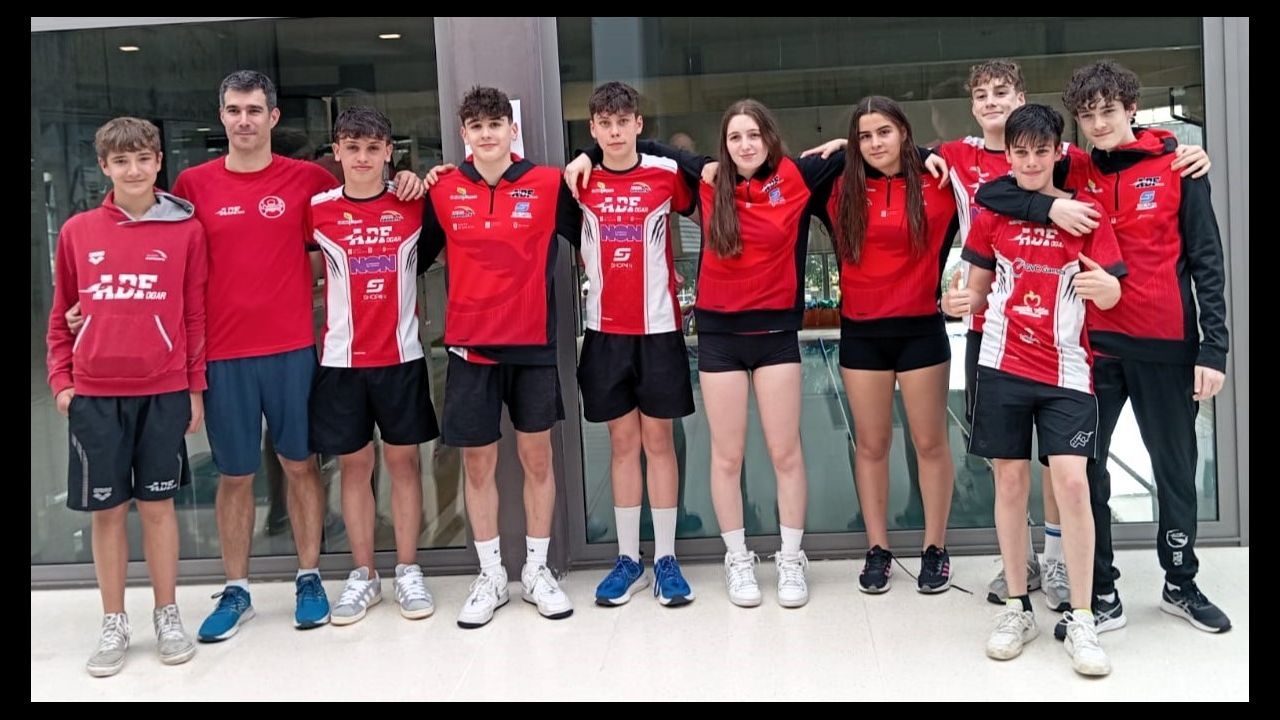 Trece medallas para el Fogar en el gallego infantil de natación