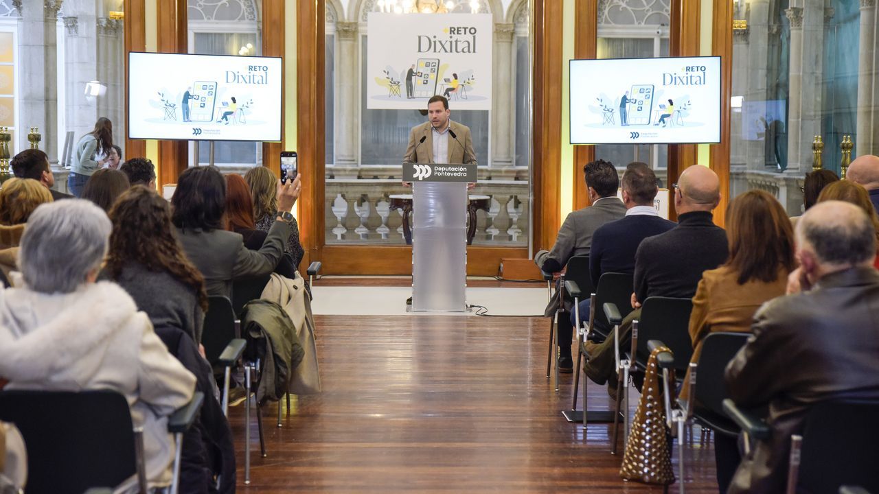 Acercar las aplicaciones del Sergas o de la banca a los mayores para ...