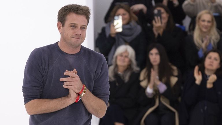 Loewe anuncia la marcha de su director creativo, Jonathan Anderson