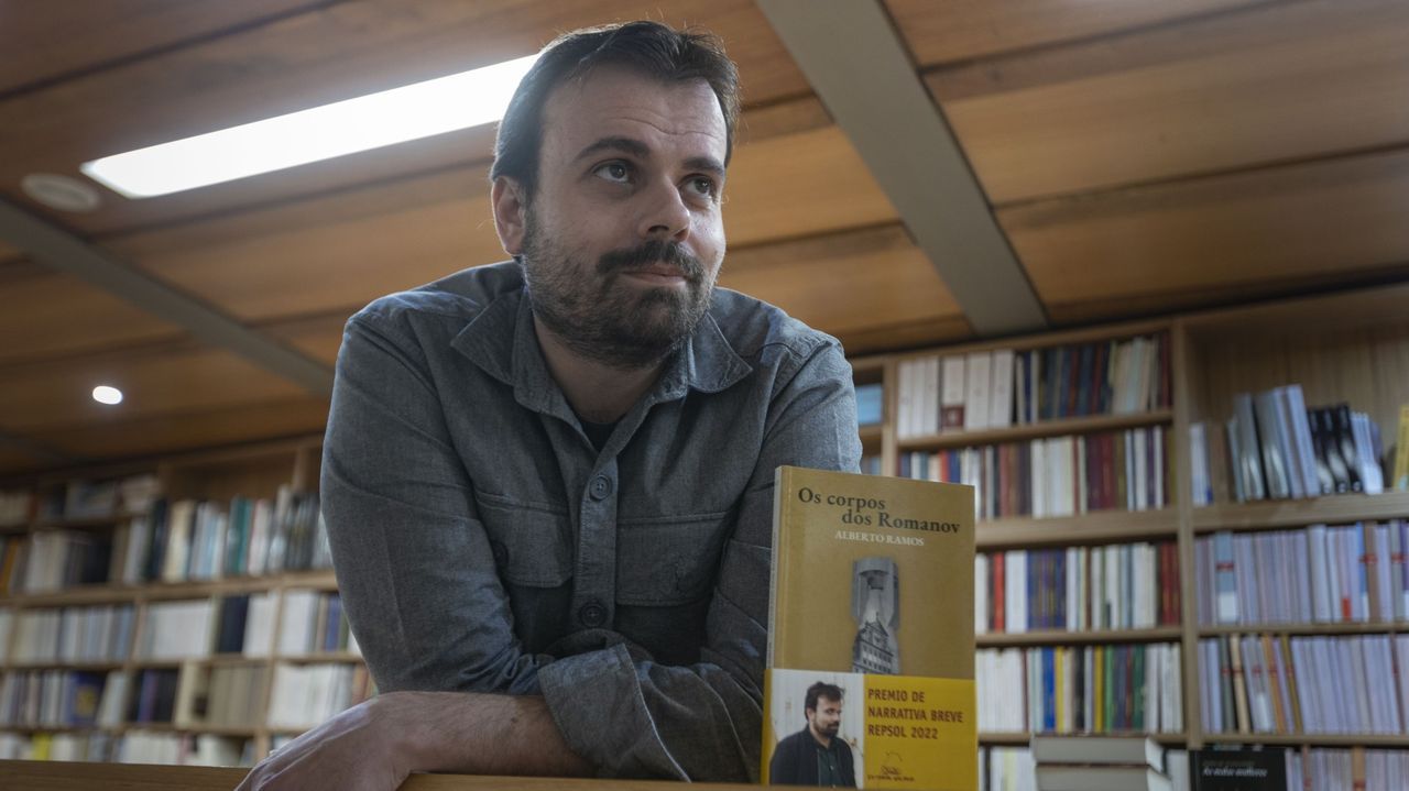 Alberto Ramos recolle o seu segundo premio de narrativa breve Repsol