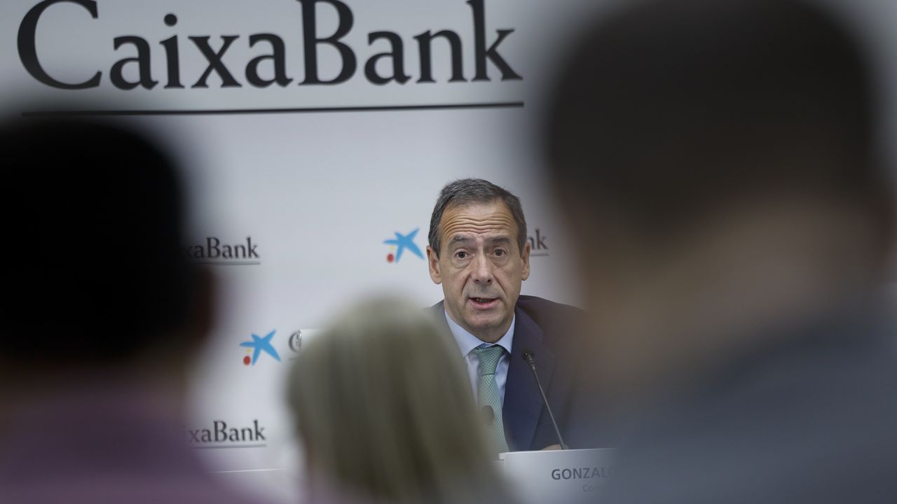 CaixaBank obtiene un beneficio de 2.951 millones en el primer semestre, un 10,3 % más