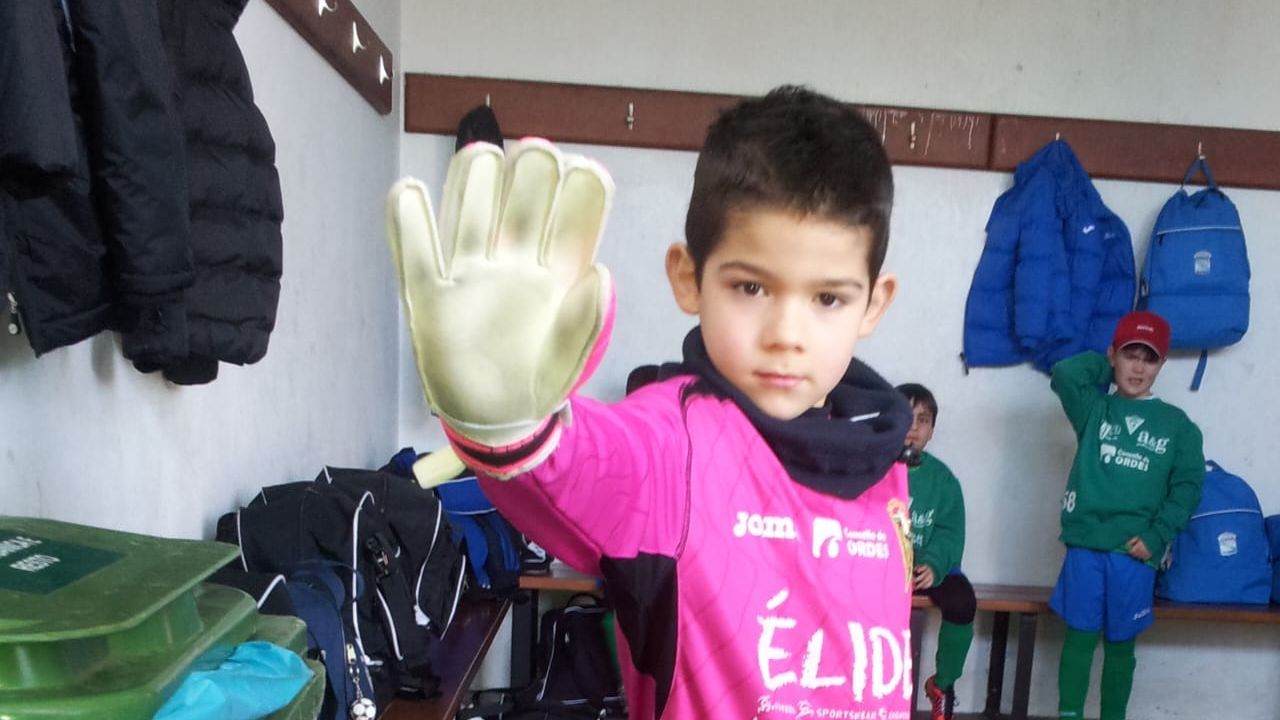 Así es Román Noya, portero del Deportivo juvenil: El heredero de Sommer ...