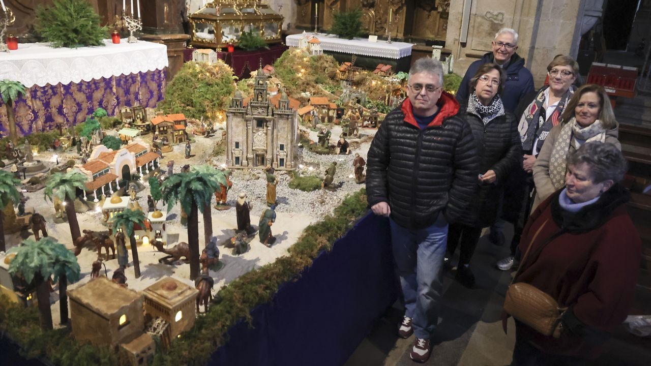 Pontedeume monta un nacimiento con réplicas del castillo y el torreón ...