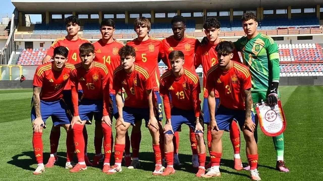 Óscar Marcos, titular y expulsado triunfo de España sub-19