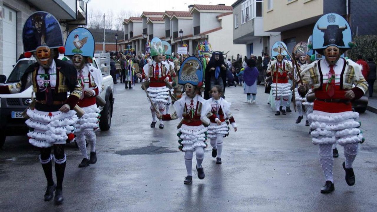 Los cigarrones salen hoy por primera vez en Verín