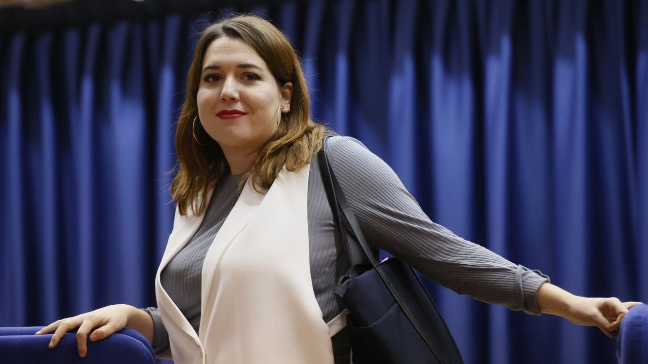 ¡Qué feliz es Pam, cómo se divierte!