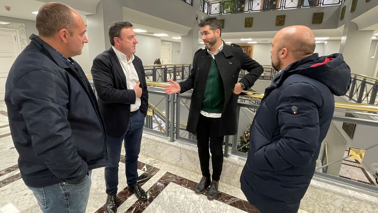Óscar Rial presentó al líder del PSdeG su proyecto para Rianxo