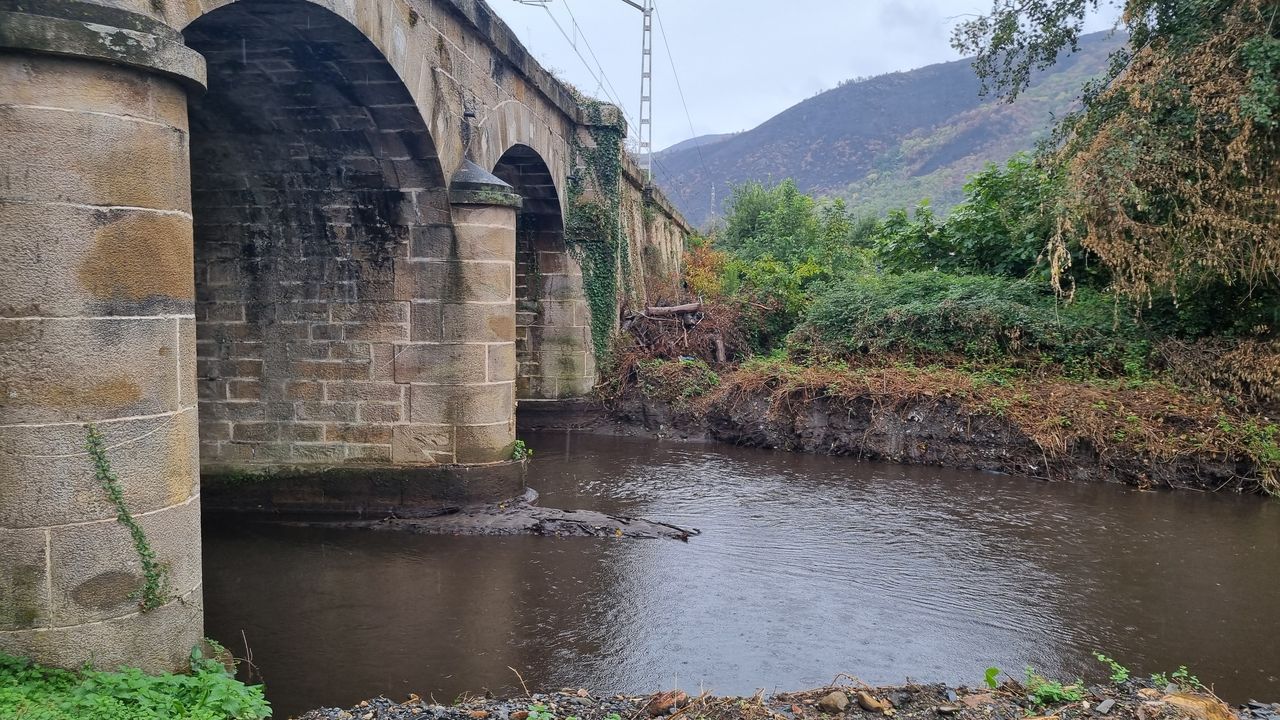 Los alcaldes de Valdeorras, a la Xunta y a la Confederación Miño-Sil ...