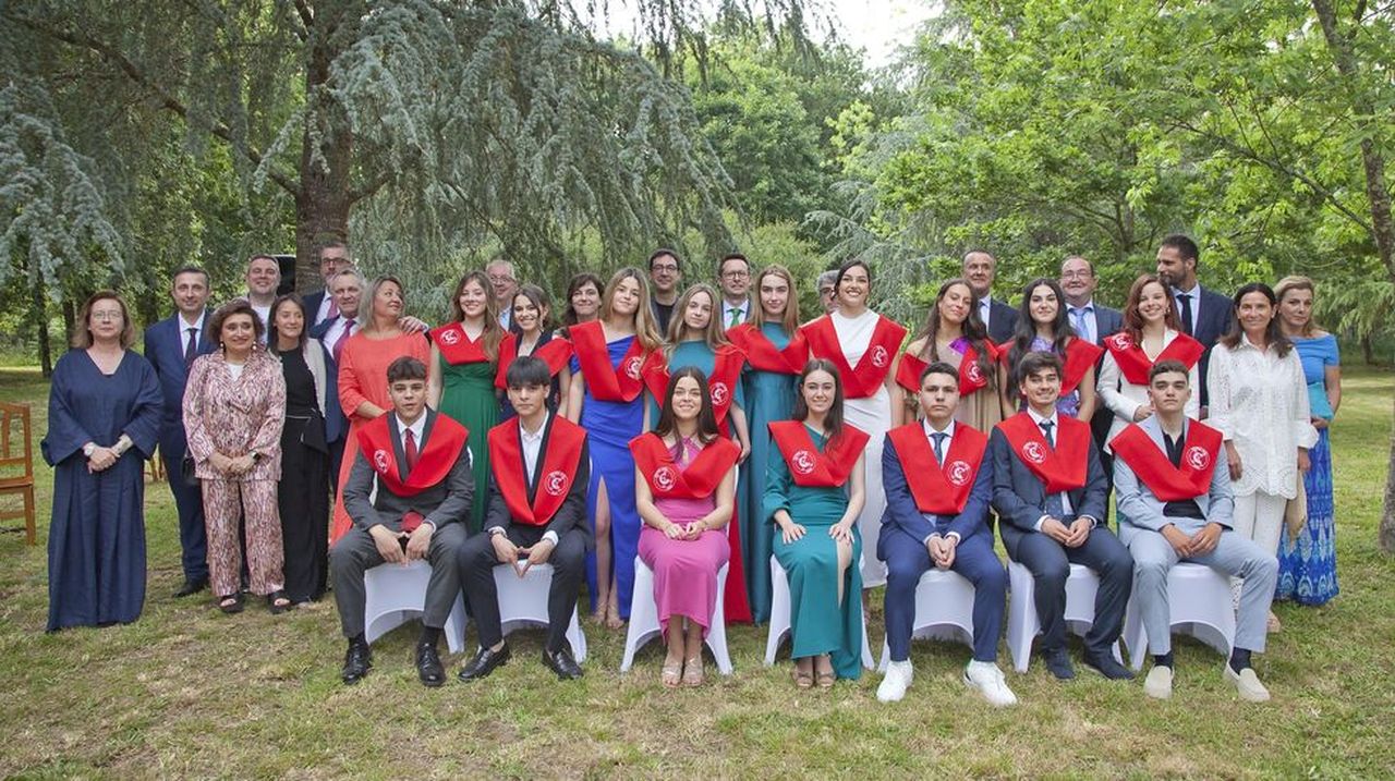 Los alumnos de segundo de bachillerato del colegio Alca celebraron por ...
