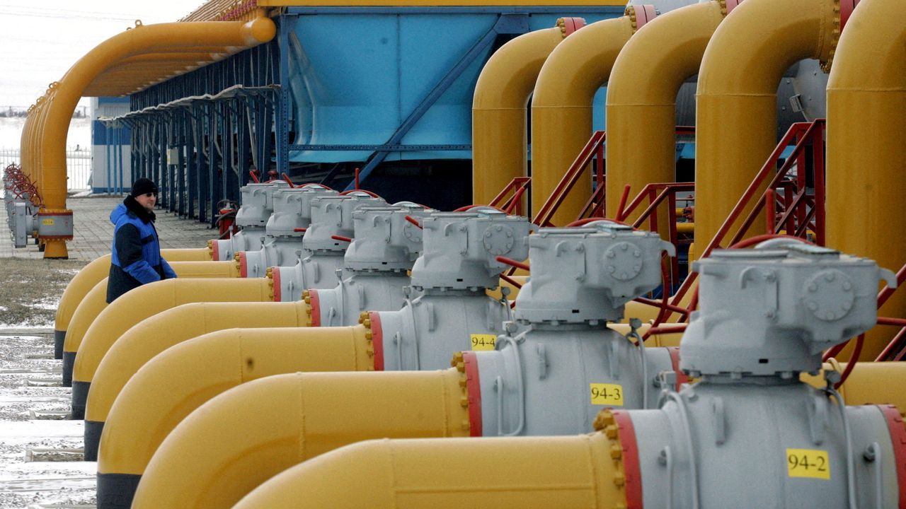 Ucrania cumple con su amenaza y corta el flujo de gas ruso hacia la ...