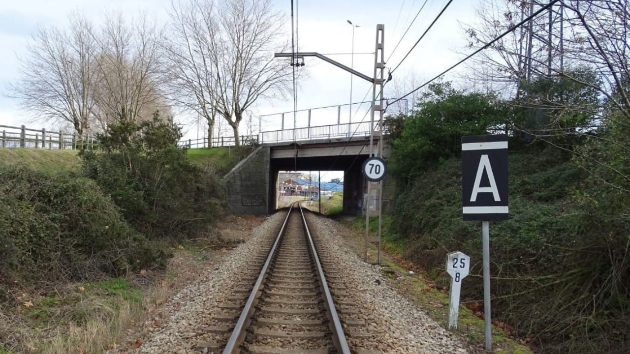 Asturias pide a Adif una reforma más amplia del tramo ferroviario entre ...
