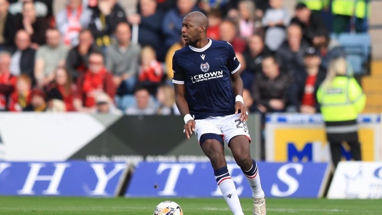 Mo Sylla, en «estado crítico» tras sufrir un síncope en el vestuario