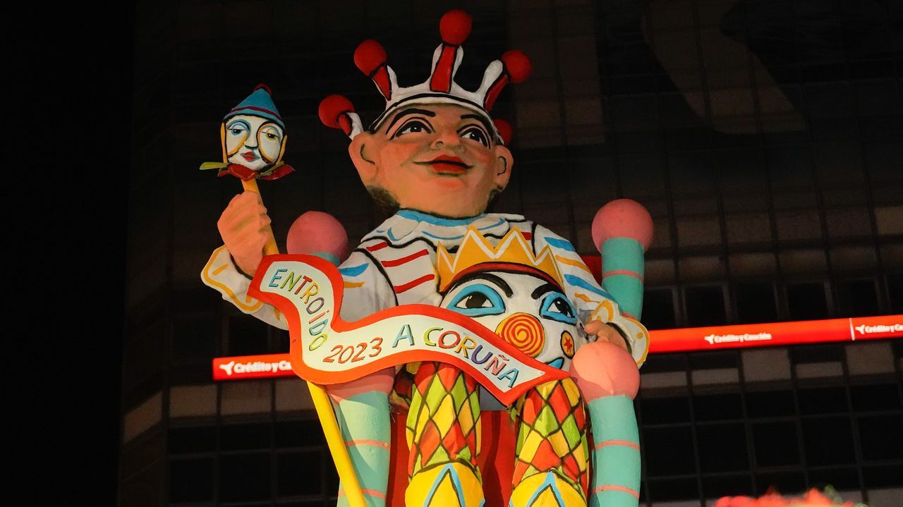 El dios Momo ya está en su trono: queda inaugurado el carnaval coruñés
