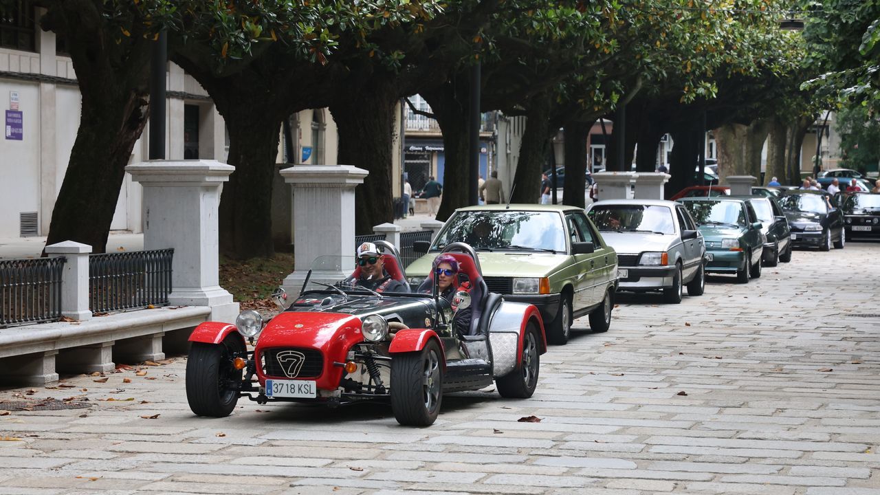 Casi 80 reliquias del motor toman las calles de Narón y Ferrol: «No son ...