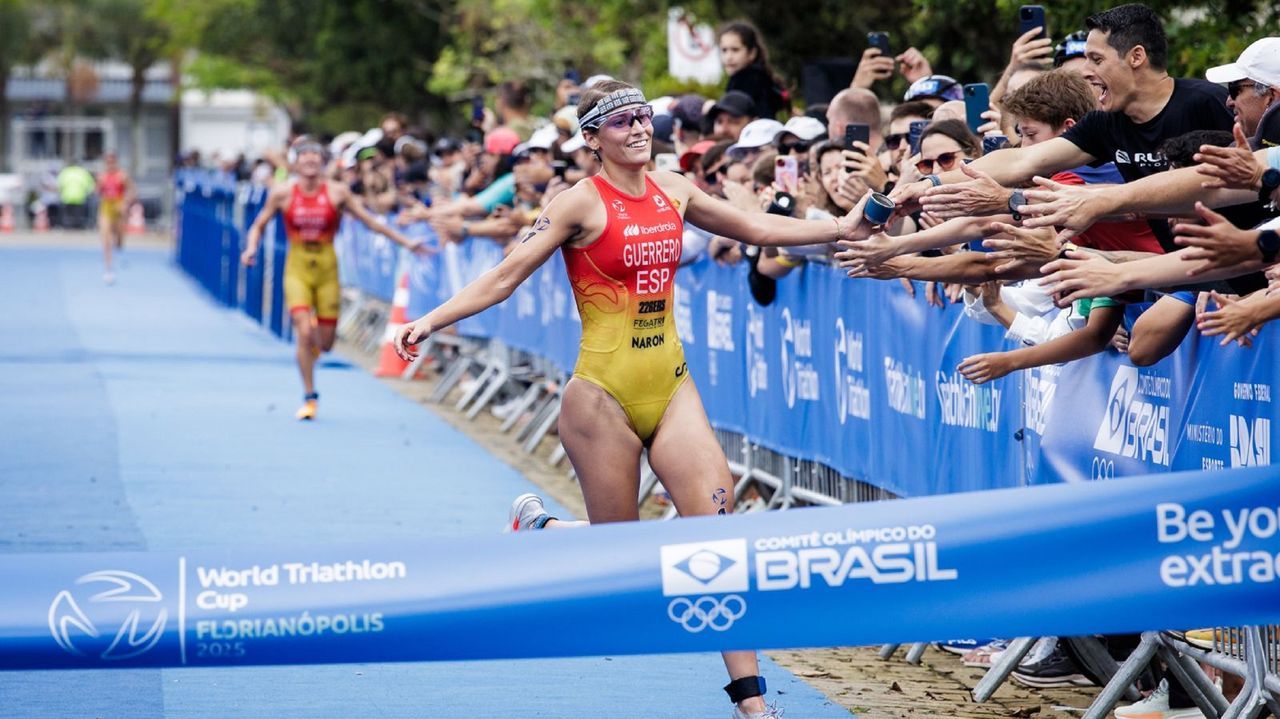 La triatleta naronesa Sara Guerrero comanda el histórico triplete de ...