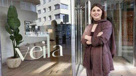 Puertas abiertas en el espacio para la mujer Veila, en Carballo, a ...