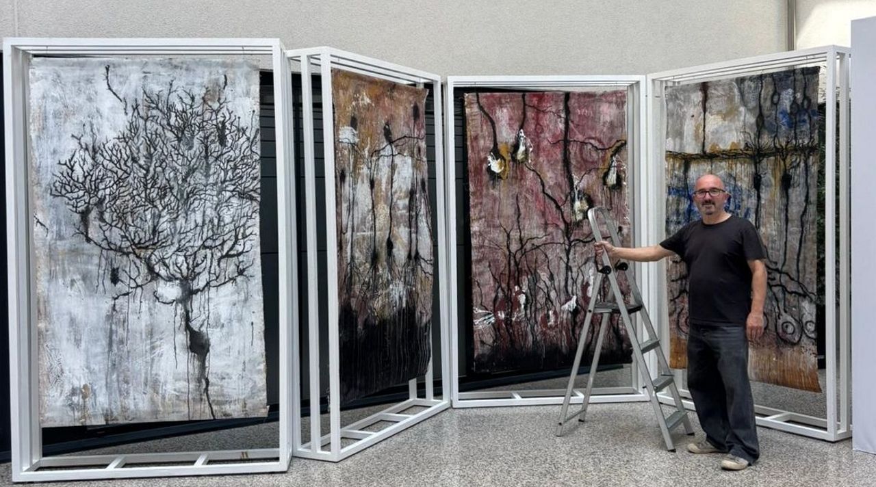 Ramón Trigo lleva la neurociencia al lienzo en un hospital de Madrid