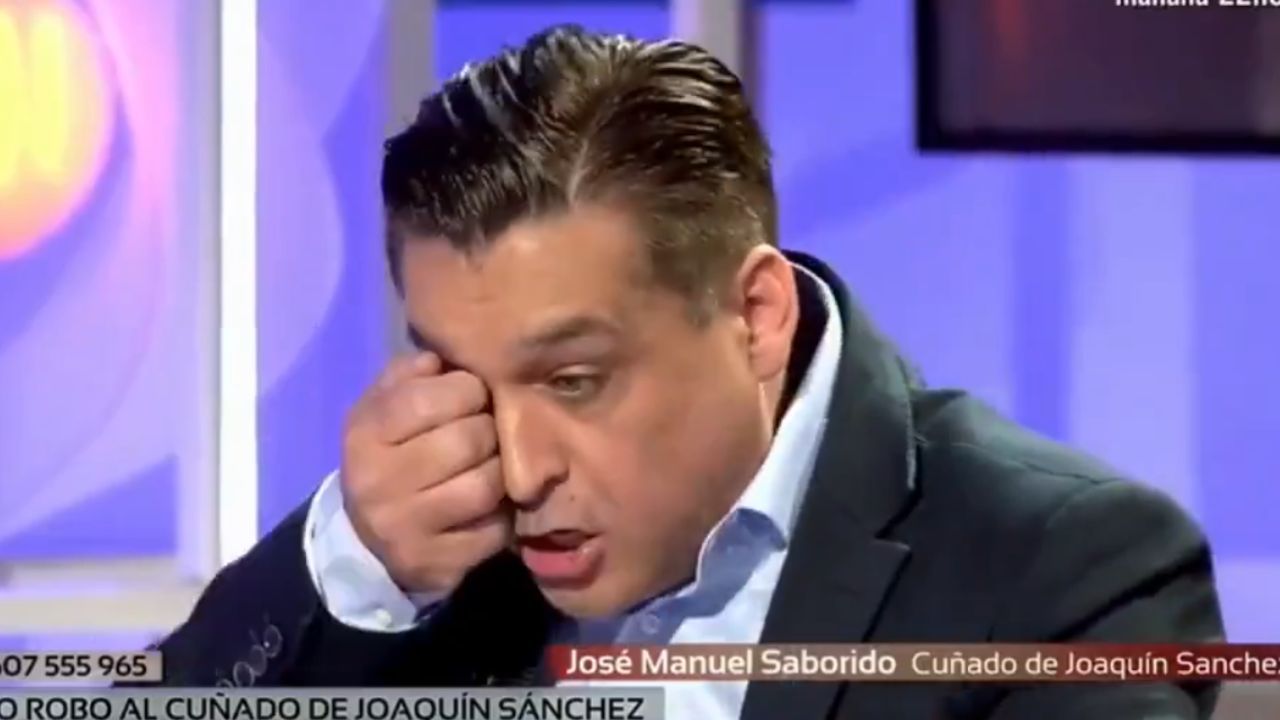 El cuñado de Joaquín se saca sus ojos protésicos en directo para ...