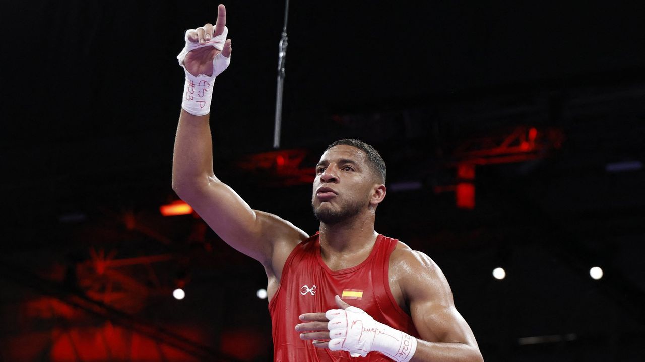 Emmanuel Reyes Pla se asegura la medalla en el Mundial de boxeo