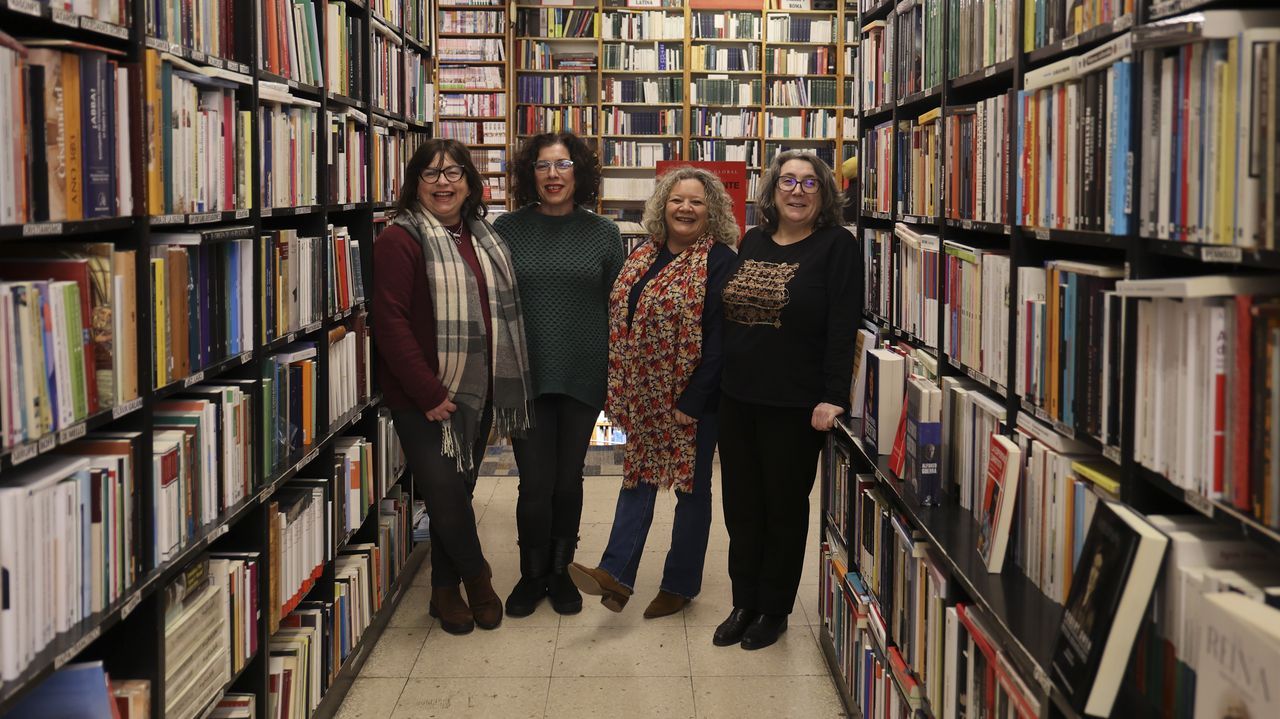 Eva Mayo: «Somos dúas parellas de irmás e cada unha leva case 40 anos ...