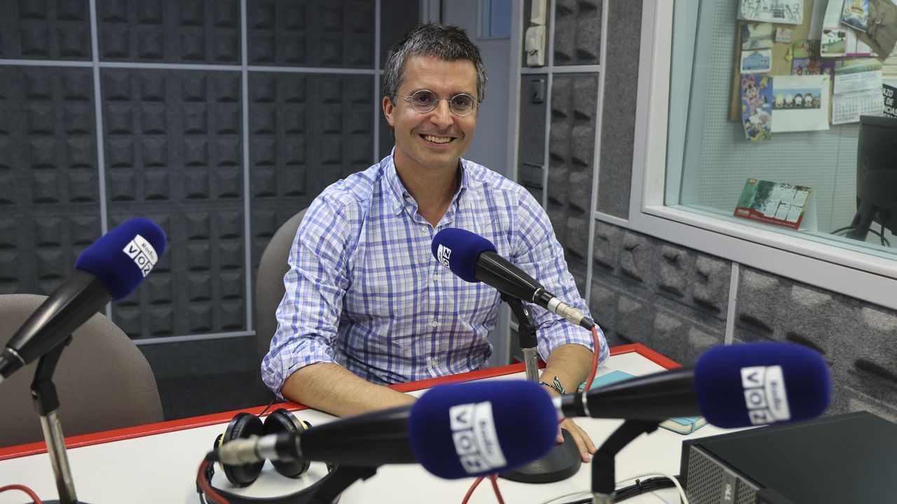 Borja Verea censura la venta de suelo público por parte del Concello de Santiago a constructoras ...